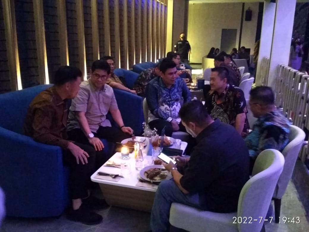 Tapalunia Lunch & Dinner Restaurant yang Berkonsep Modern dan Elegant ...